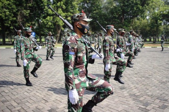 Melalui Latihan PBB Bersenjata, Prajurit Yonif 3 Marinir… Melalui Latihan PBB Bersenjata, Prajurit Yonif 3 Marinir…