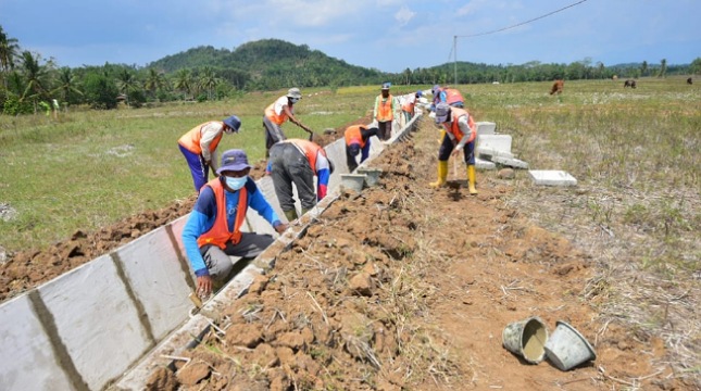 Realisasi Padat Karya Tata Guna Irigasi Kementerian… Realisasi Padat Karya Tata Guna Irigasi Kementerian…