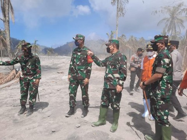 KSAD Jenderal TNI Dudung Abdurachman Kunjungi Prajurit… KSAD Jenderal TNI Dudung Abdurachman Kunjungi Prajurit…