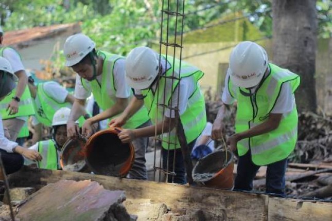 Kontribusi Aktif Hutama Karya, Sukseskan Program Arelawan… Kontribusi Aktif Hutama Karya, Sukseskan Program Arelawan…