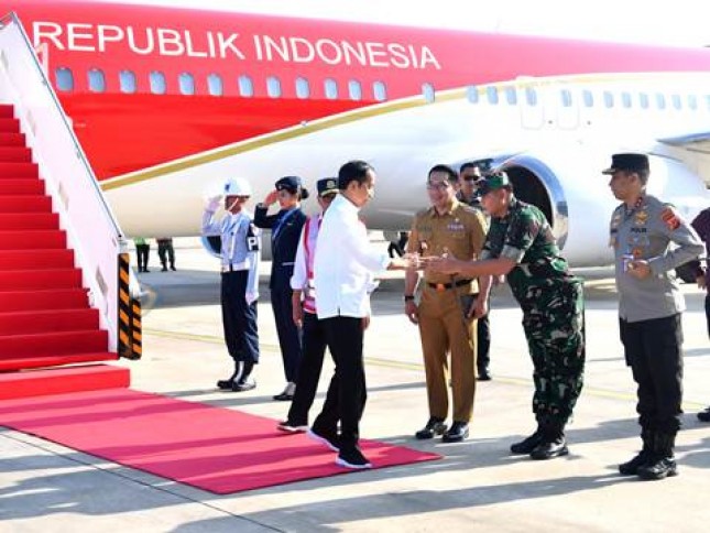 Tiba di Majalengka, Presiden Jokowi Awali Rangkaian… Tiba di Majalengka, Presiden Jokowi Awali Rangkaian…