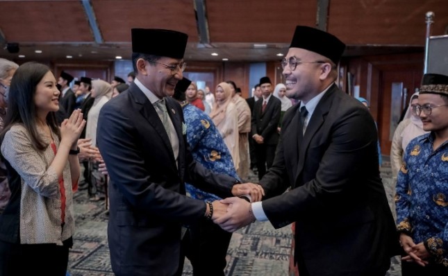 Sandiaga Uno Lantik Pejabat Tinggi Pratama, Direktur,… Sandiaga Uno Lantik Pejabat Tinggi Pratama, Direktur,…