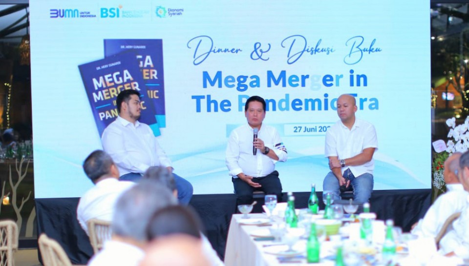 Dirut BSI Hery Gunardi Luncurkan Buku "Mega Merger…