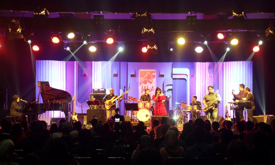 Alexandra Teh Feat Yance Manusama dan Otti Jamalus…